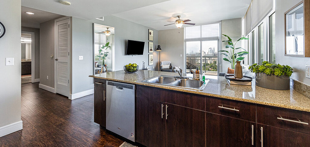 Apartments Near UT Austin | 21 Rio Apartments